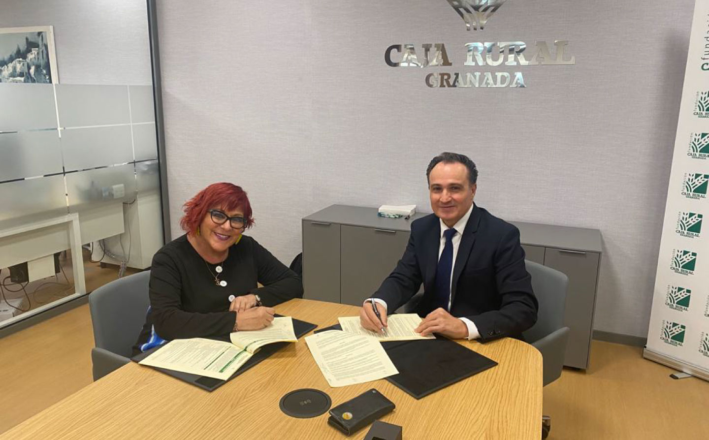 Caja Rural Granada y CSIF Cádiz firman un acuerdo de colaboración para ofrecer condiciones ...